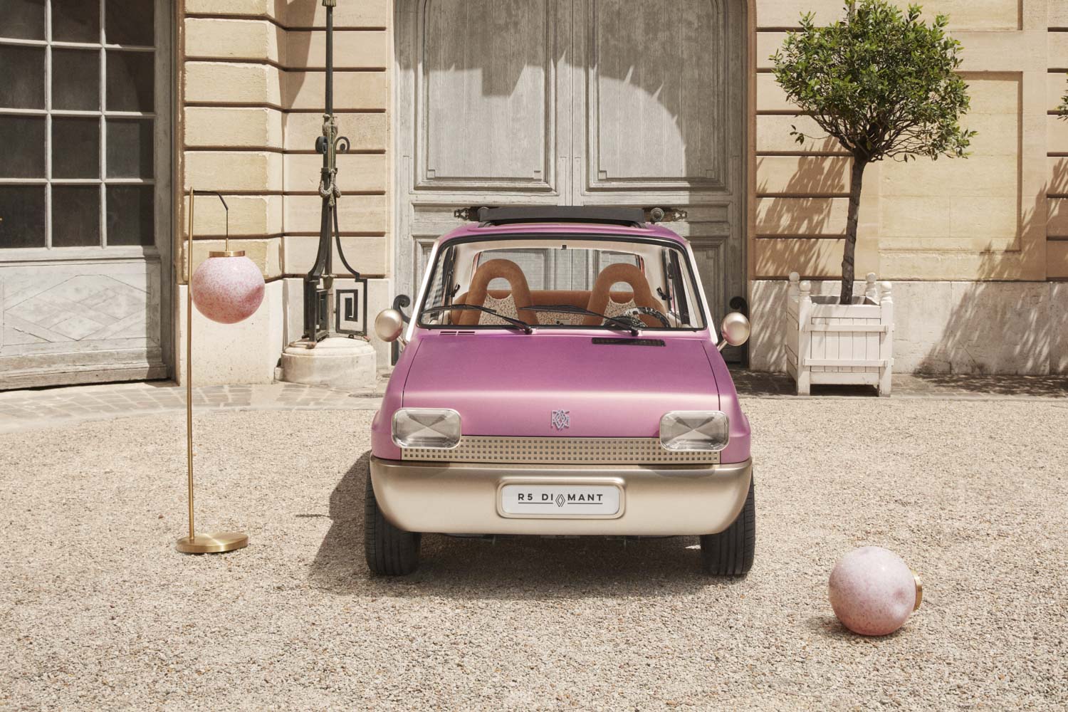 Stunning Renault 5 Diamant debuts